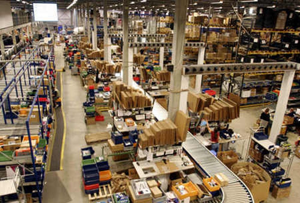 Komplett vil doble med nytt robot-lager - Digi.no