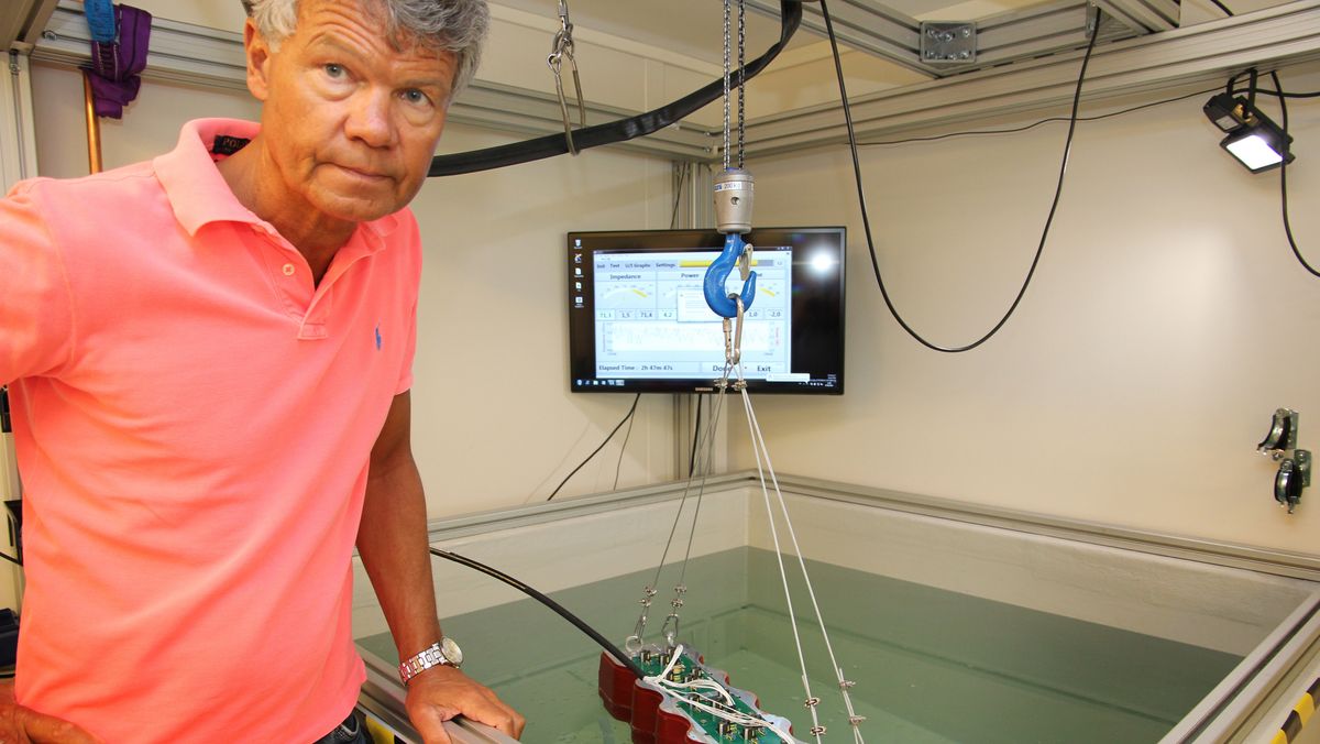 Da oljeprisen falt, hadde Steven Foss valget: Konkurs eller omstilling ...