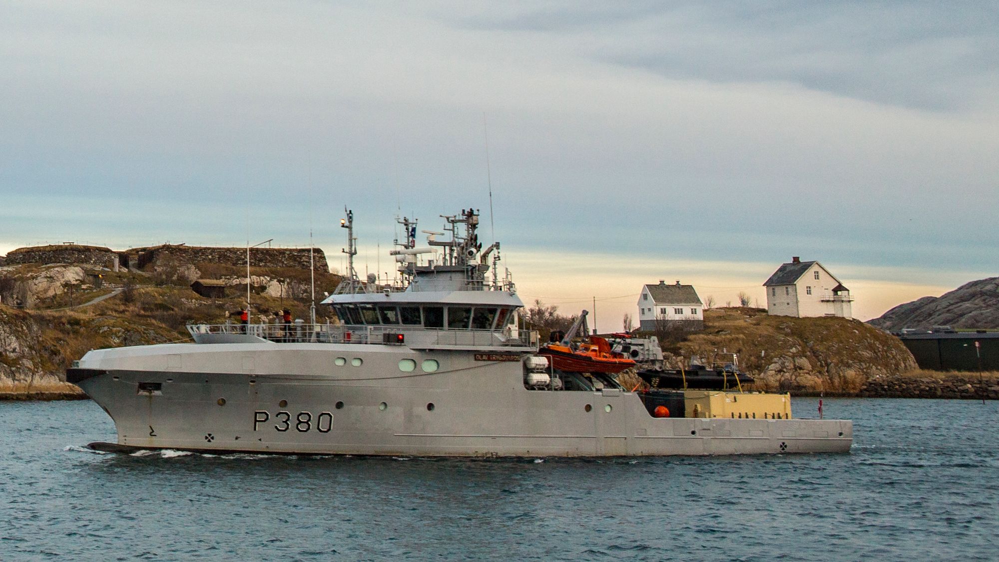 Marinefartøy kolliderte med fritidsbåt - Tu.no