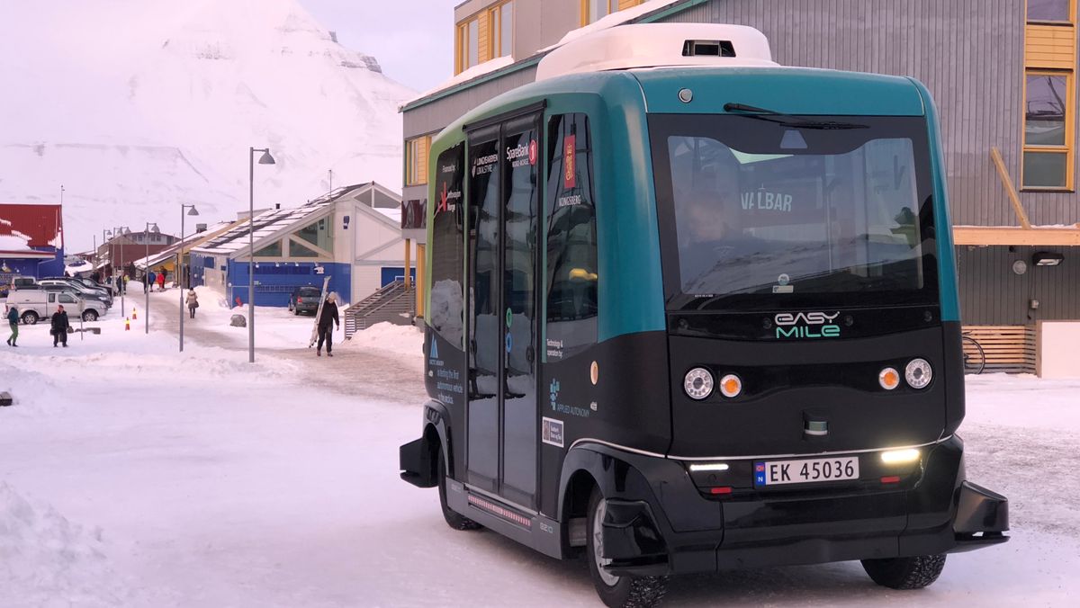 Her kjører bussen førerløst på Svalbard - Tu.no