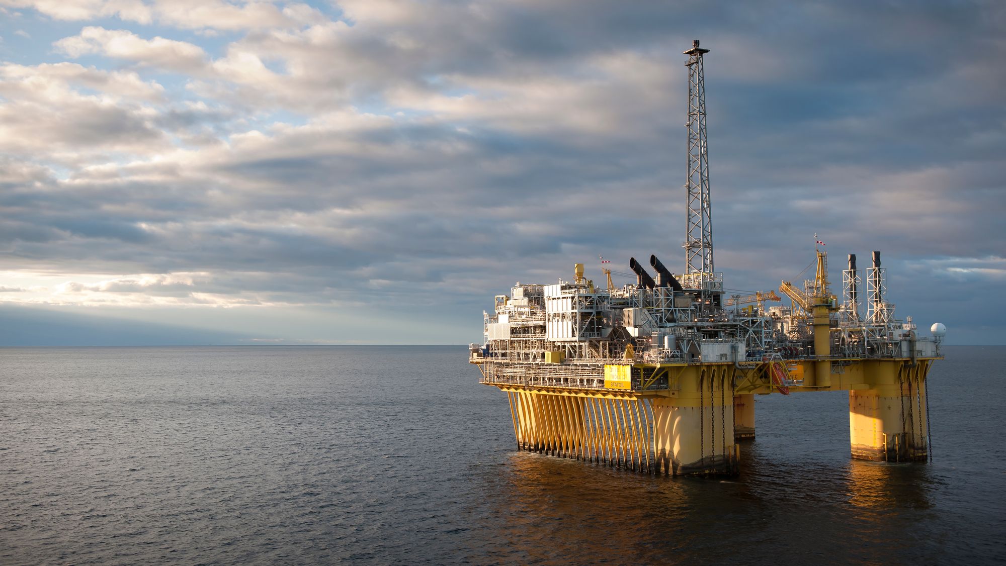 Troll B og C skal få kraft fra land. Aker Solutions har fått kontrakt ...