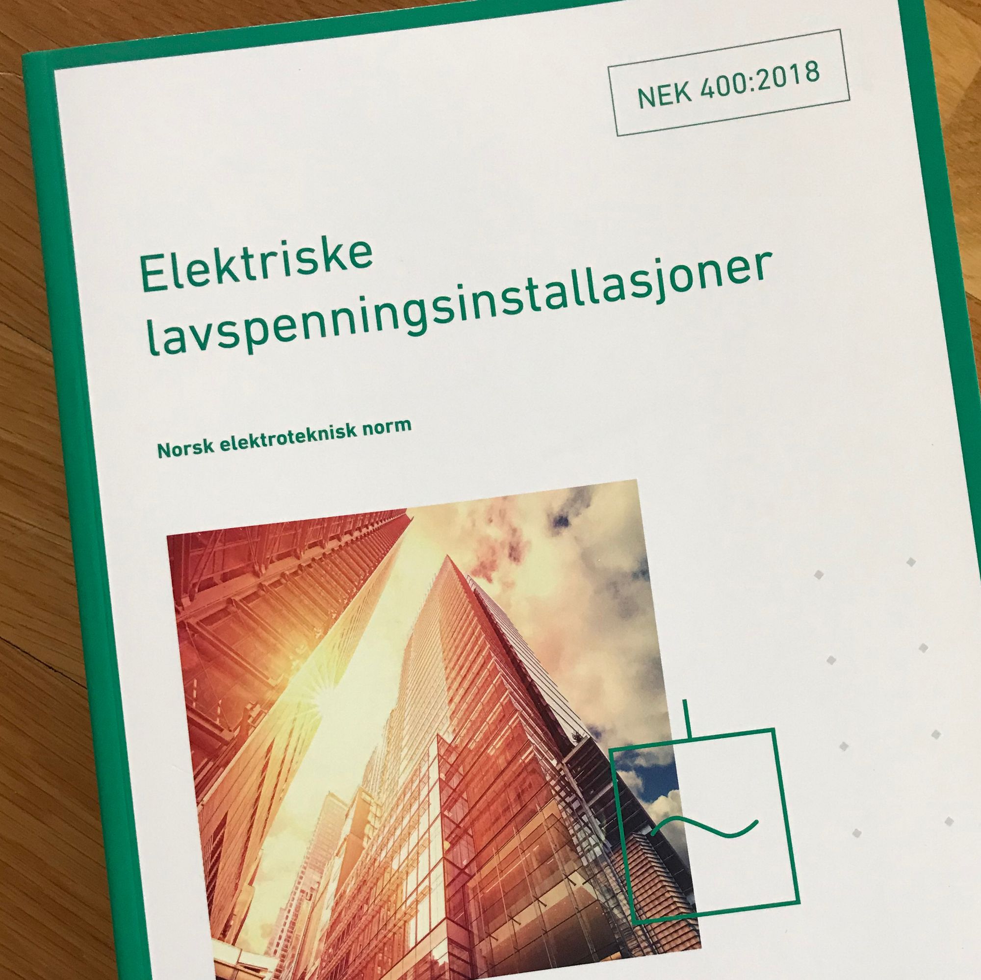 Hvilke krav stiller lovverket til en ladestasjon? - Tu.no