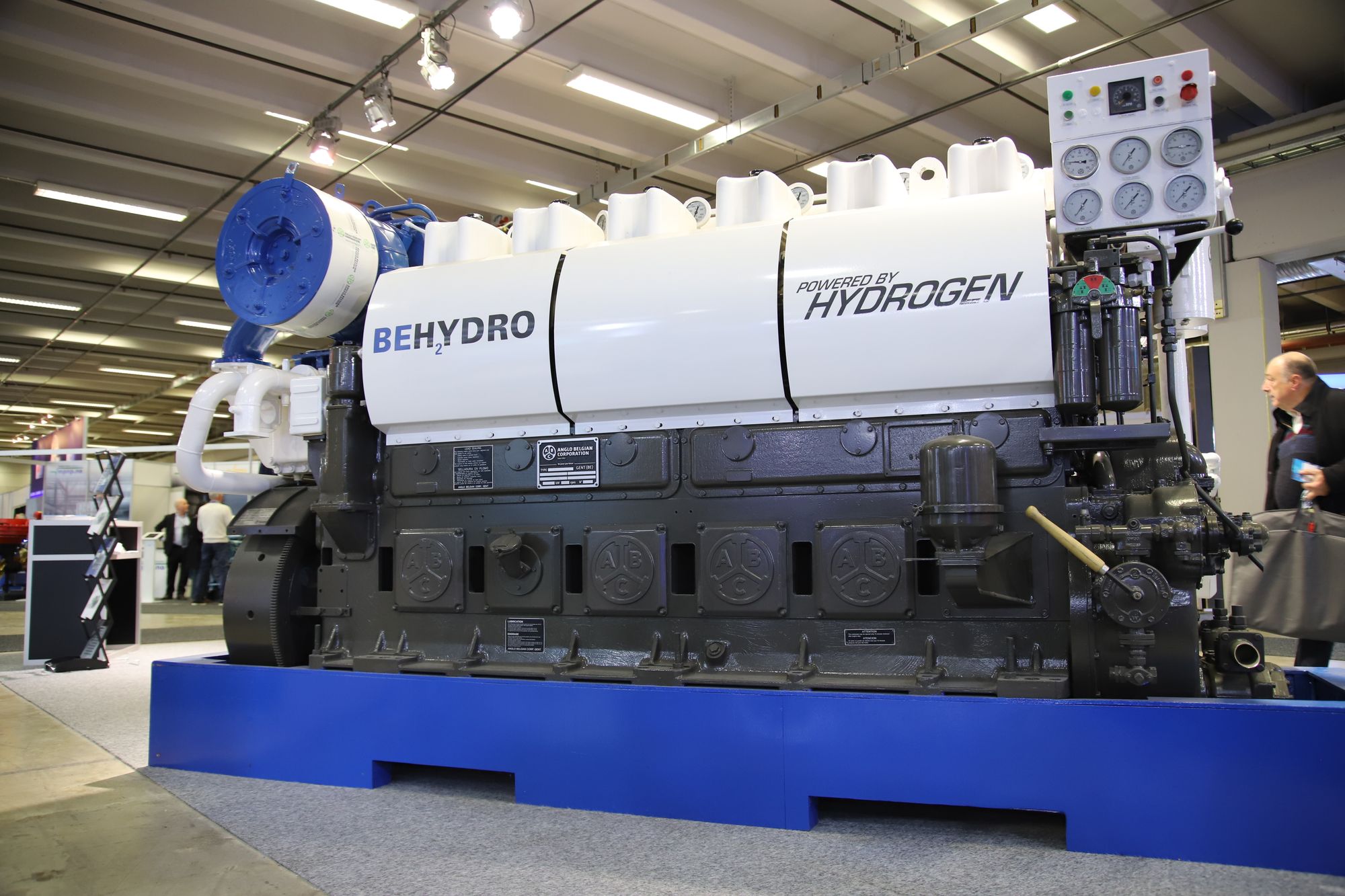 Bestiller hydrogenskip før jul - Tu.no